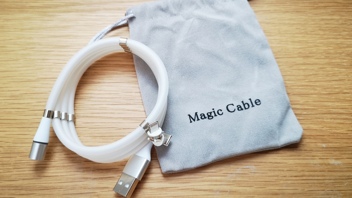 3秒で束ねられる「Magic Cable」で充電ストレスから解放！ ケーブルが絡まないって快適すぎる… | ROOMIE（ルーミー）