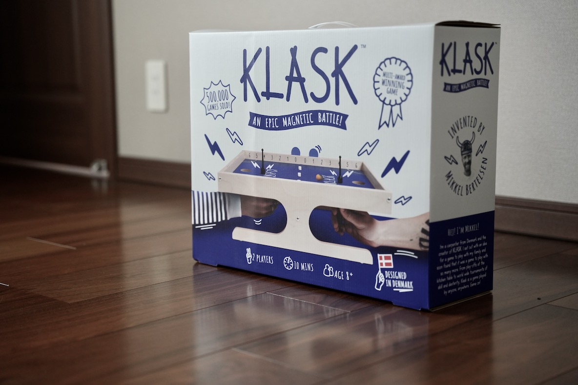 エアホッケー風のボードゲーム「KLASK」を買ったら興奮が止まらなくなった | ROOMIE（ルーミー）