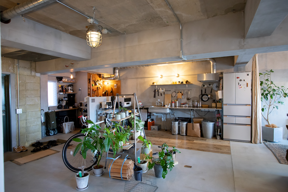 ないモノは作って補う2LDK。2度目のリノベーションで理想を叶えた75㎡の部屋｜みんなの部屋（埼玉県朝霞市） | ROOMIE（ルーミー）