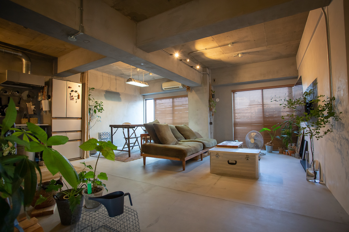 ないモノは作って補う2LDK。2度目のリノベーションで理想を叶えた75㎡の部屋｜みんなの部屋（埼玉県朝霞市） | ROOMIE（ルーミー）