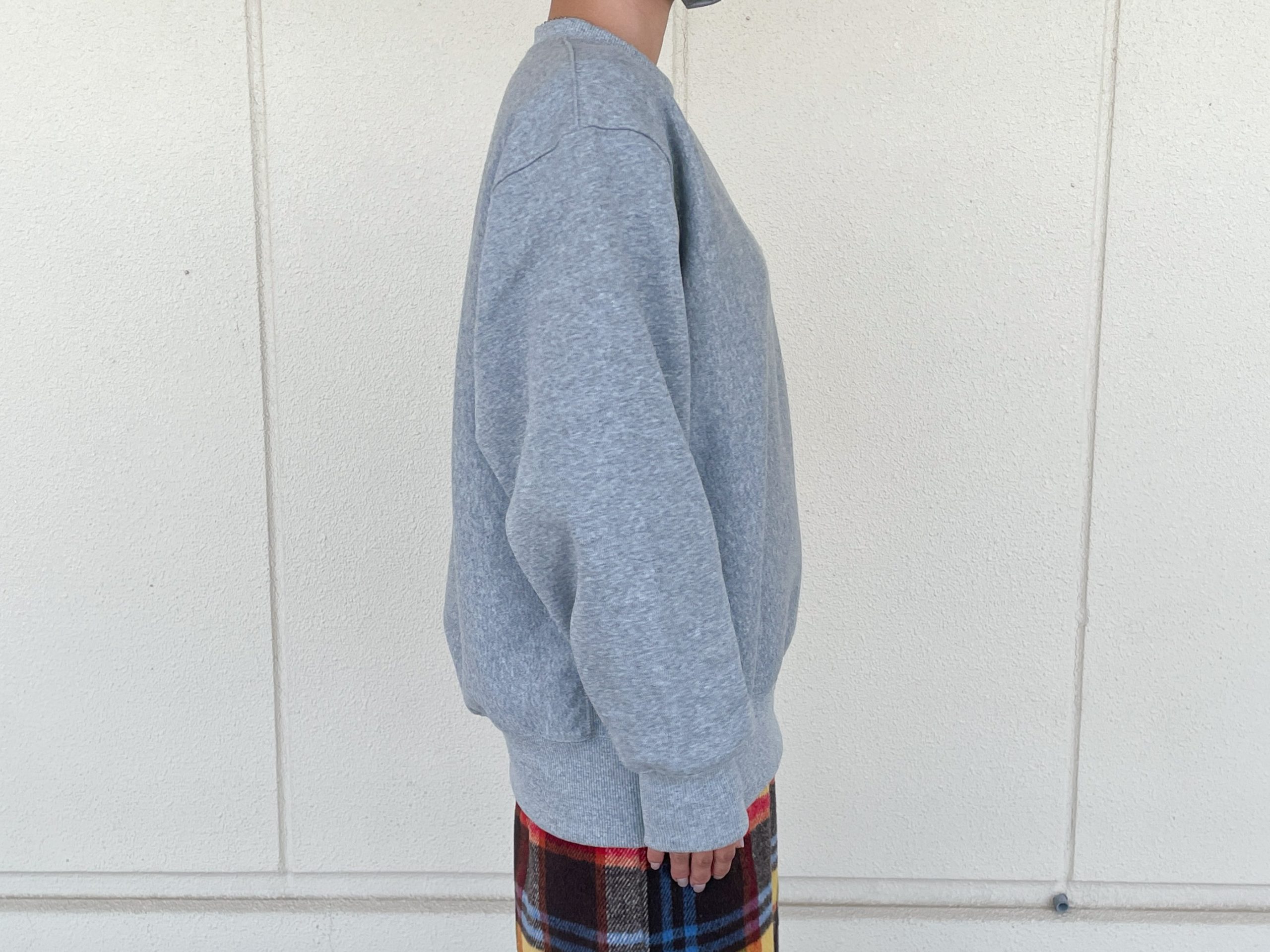 GUの「プルオーバー」、1,990円でこの“肉厚感”は理想的だな～ | ROOMIE（ルーミー）